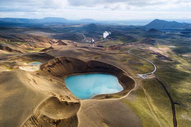 Iceland Glacier & Volcano Tours | National Geographic Expeditions