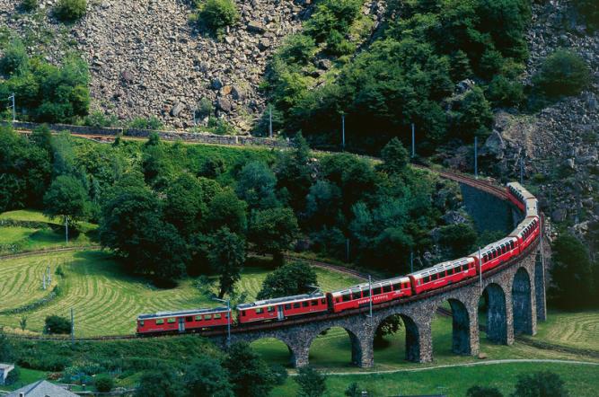 Swiss Train: Swiss Alps Train Tour - Switzerland & Italy | National ...