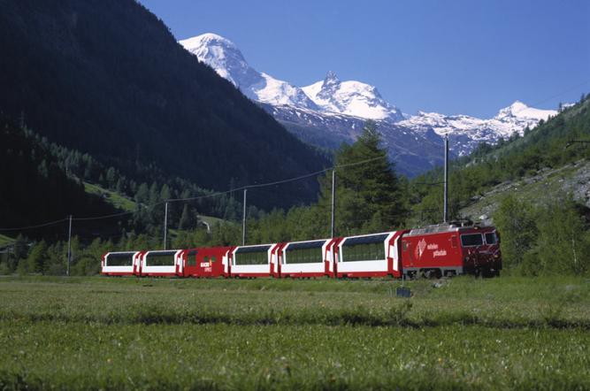 Swiss Train: Swiss Alps Train Tour - Switzerland & Italy | National ...