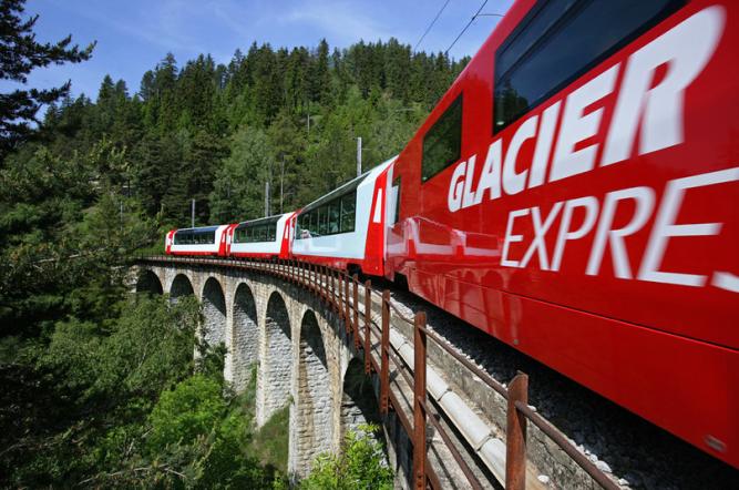 Swiss Train: Swiss Alps Train Tour - Switzerland & Italy | National ...