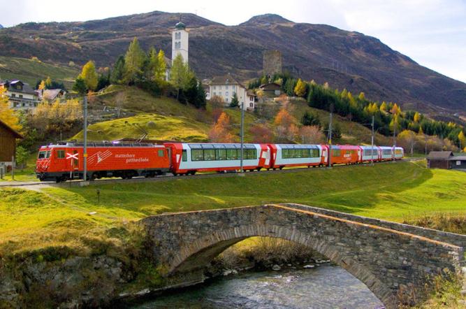 Swiss Train: Swiss Alps Train Tour - Switzerland & Italy | National ...